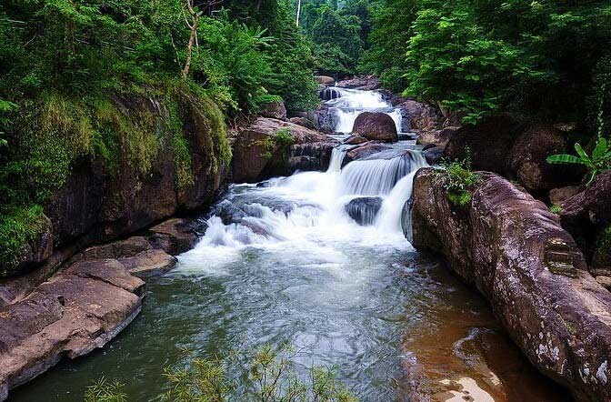 4 beautiful Thailand waterfalls | Walking & Food tour